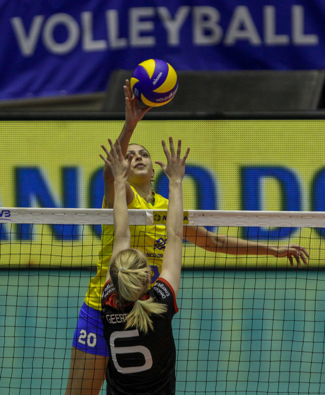 Louisa Lippman & Germany Stun The Brazilians!